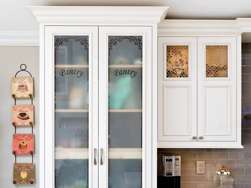 Soft White on Maple Flush Inset using Charleston Door - Kitchen ...